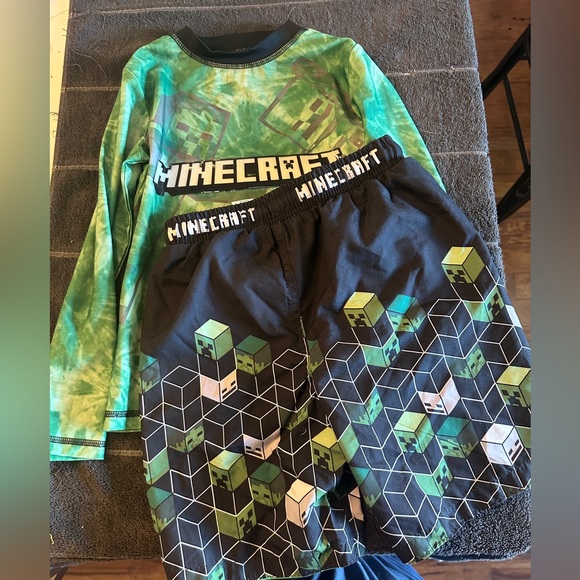 Minecraft | Swim | Nwt 56 Minecraft Swim Trunks With Rash Guard ...